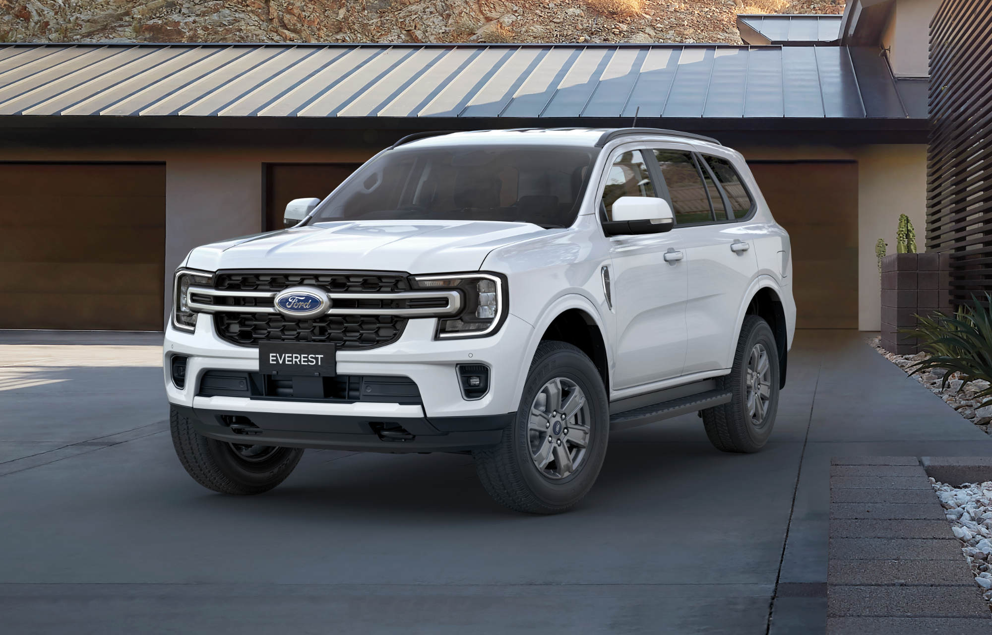 Everest Ford Logo